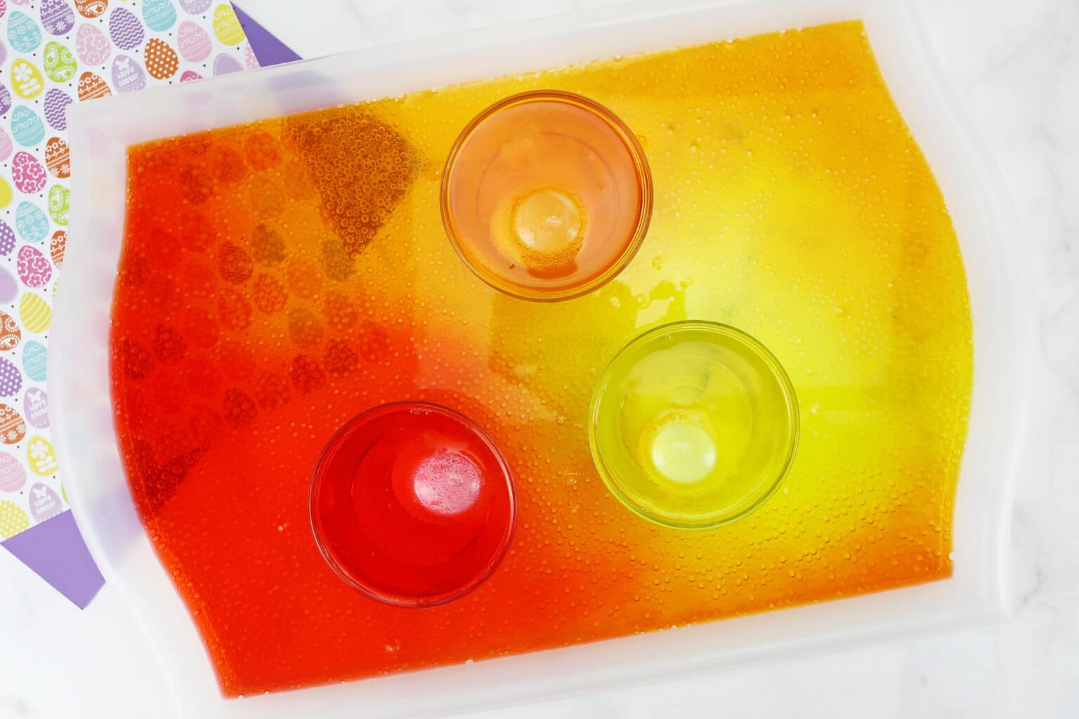 Fizzy Egg Dyeing Science Experiment - The Best Way To Dye Easter Eggs ...